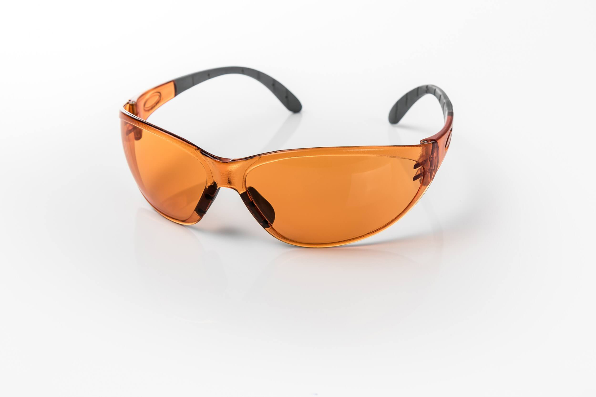 Professioneller Augenschutz beim Auto fahren